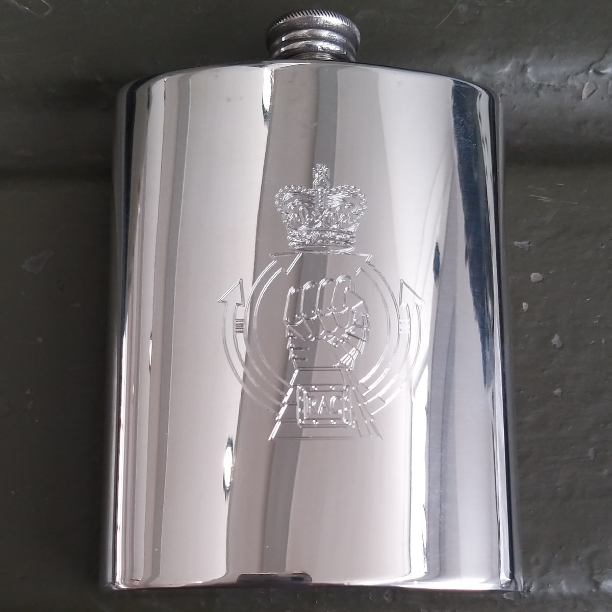 Royal Armoured Corps Hip Flask – The Tank Museum